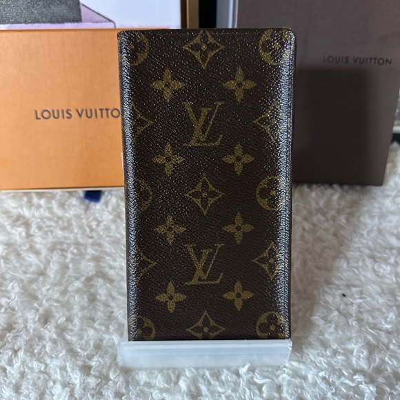 Louis Vuitton | Bags | Louis Vuitton Monogram Bifold Checkbook Holder ...